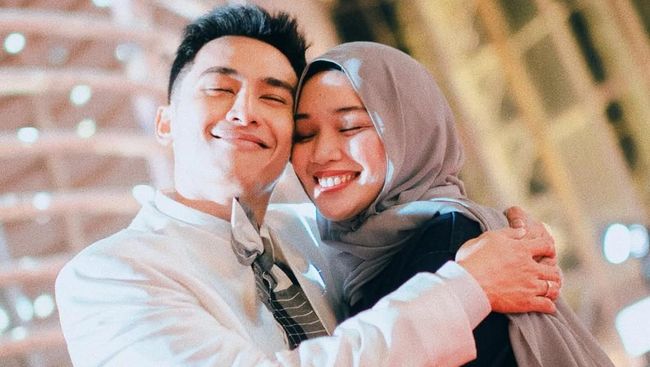 Potret Ardit Erwandha Aktor 'Tunggu Aku Sukses Nanti' dan Istri yang ...